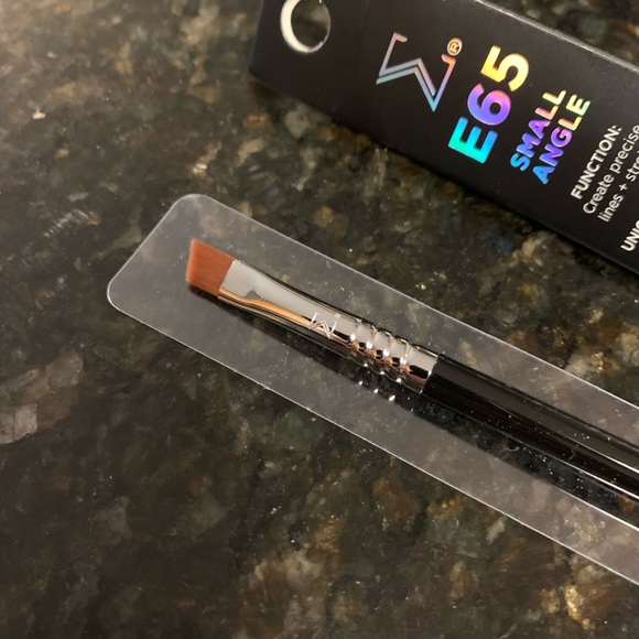Sigma Beauty | Makeup | Sigma Beauty E65 Small Angled Eyeshadow Liner Brow Brush Bnib | Poshmark